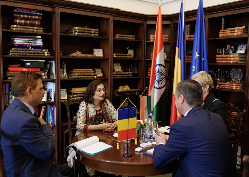 Primarul Mihai Chirica s-a întâlnit cu Excelența Sa doamna Manika Jain ...